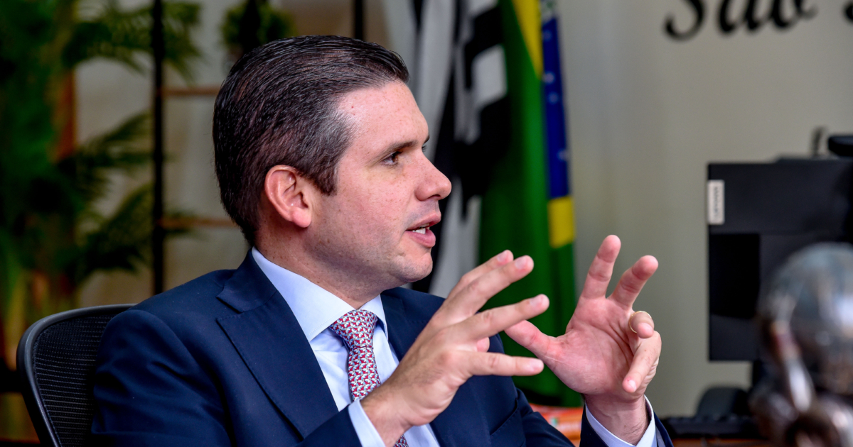 Hugo Motta negocia com Lula 'solução' para condenados pelo 8 de Janeiro ...