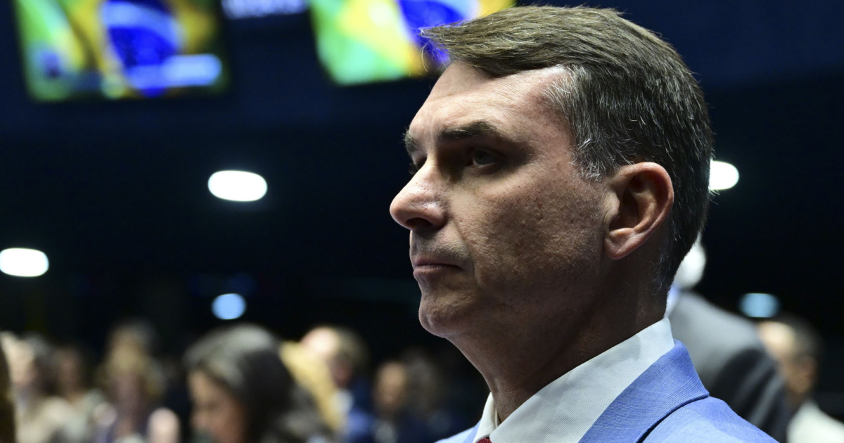 PL quer que Flávio comece a viajar pelo Brasil - PlatôBR